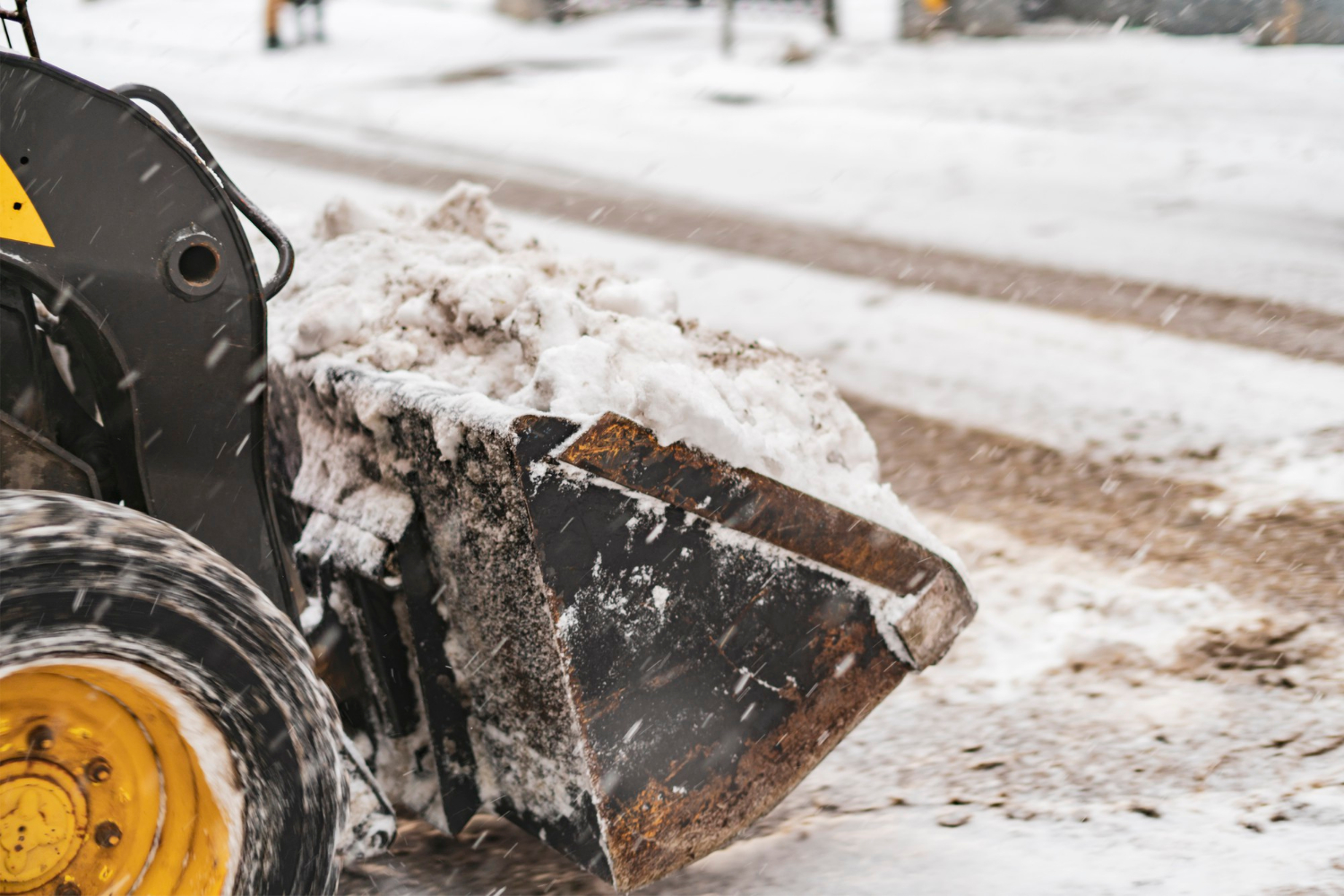 Snow Ploughing | Salting – Vis Landscaping